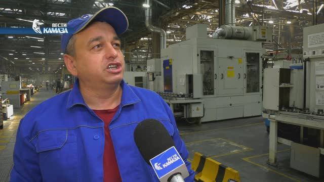 Ильдар Хуснуллин — наладчик станков с ЧПУ завода двигателей «КАМАЗа»