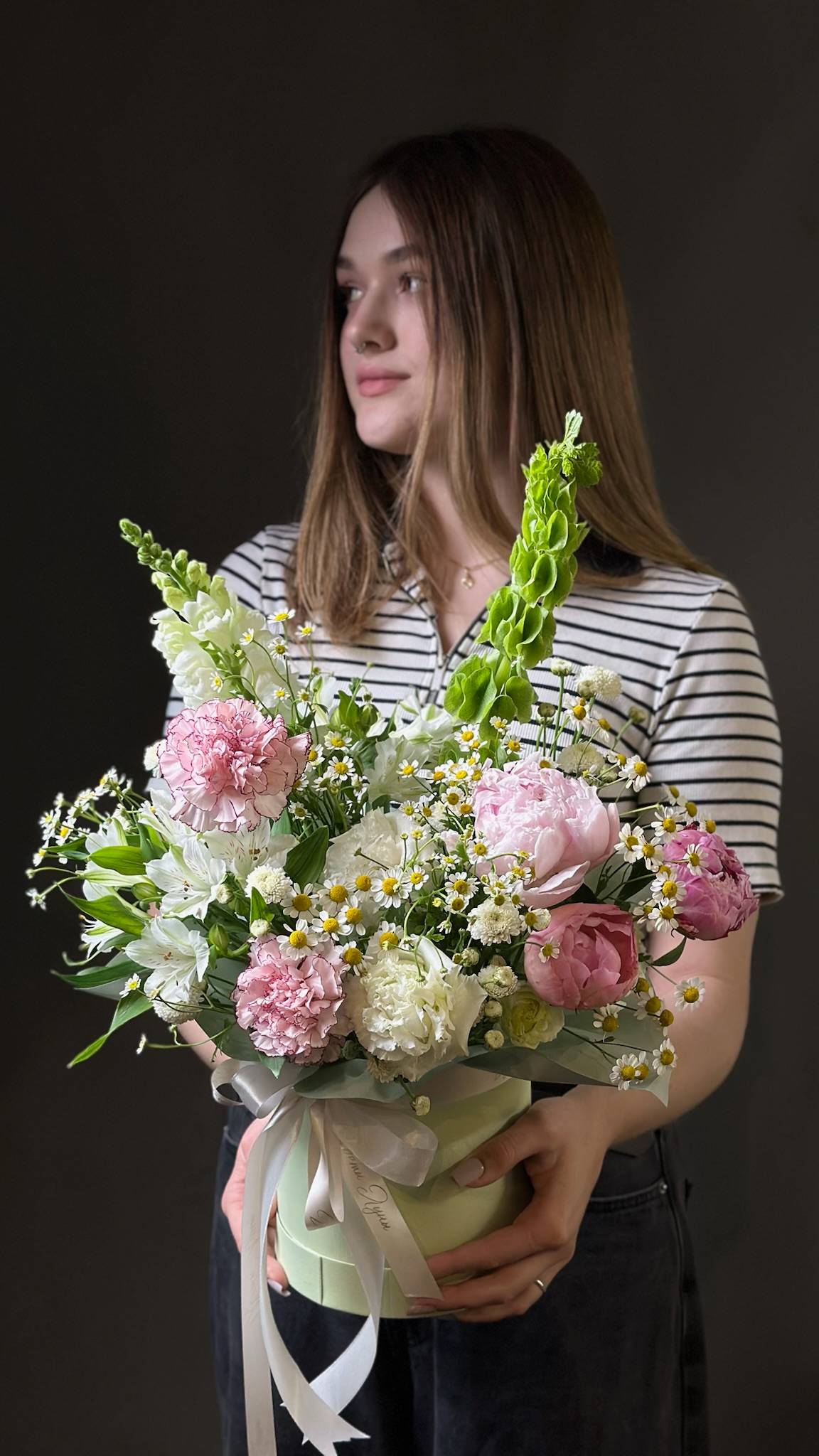 Цветы в коробке «Лёгкое дыхание»