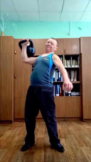 Какая осень в лагерях. Физзарядка под песни шансона.