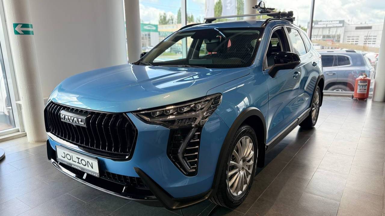 HAVAL Jolion в комплектации Premium голубой салон черный