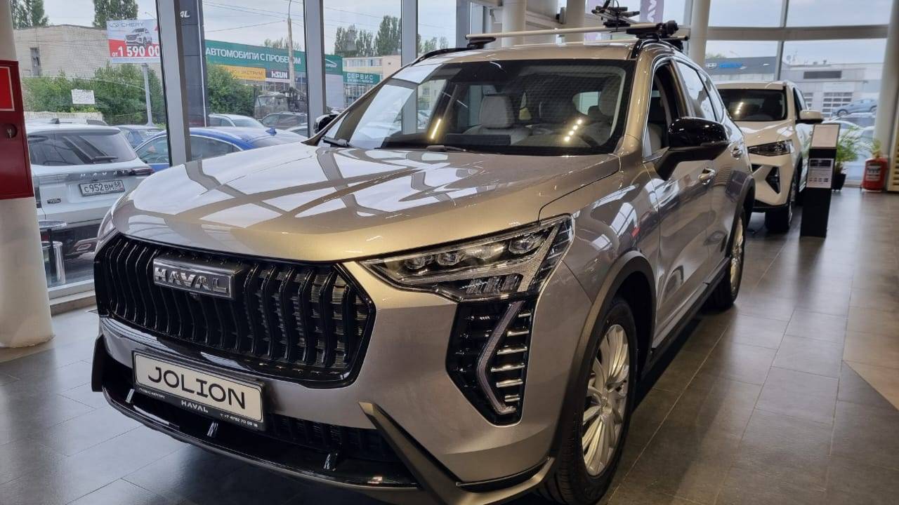 HAVAL Jolion в комплектации Premium серый салон черно-серый