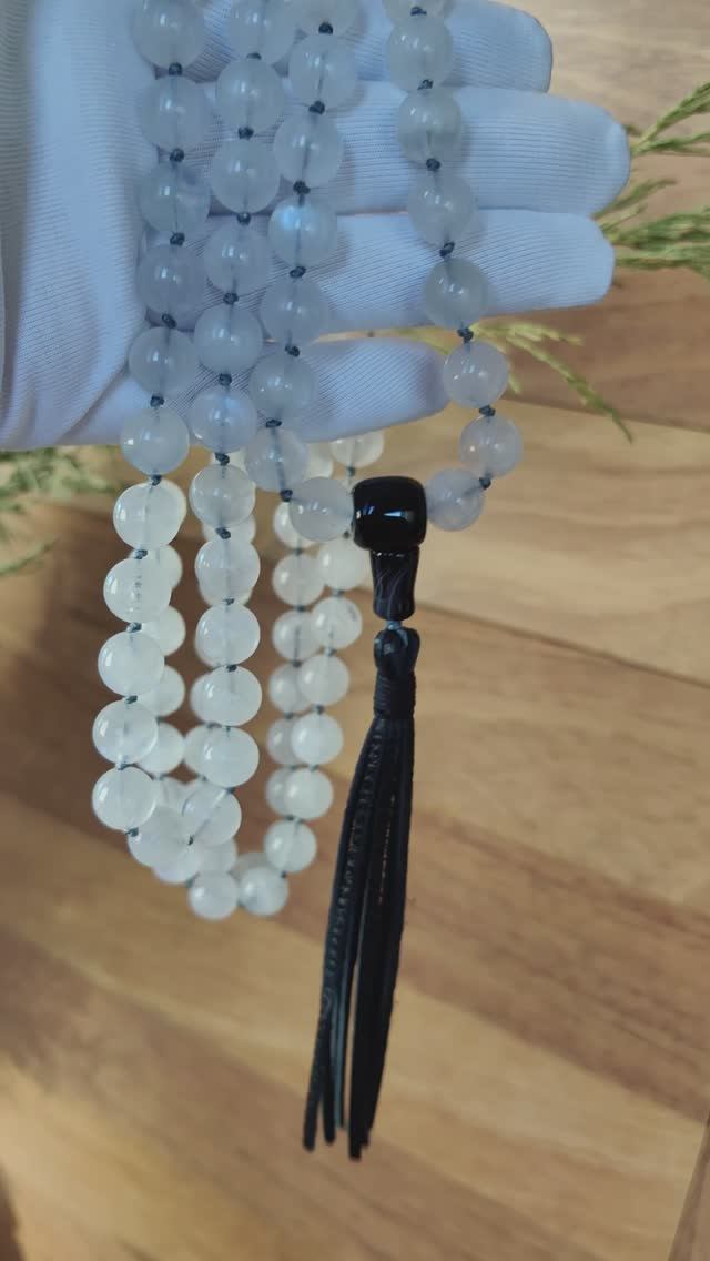 Мала 108 из лунного камня