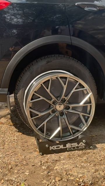 Haval F7 на примерке дисков в 19-ом диаметре