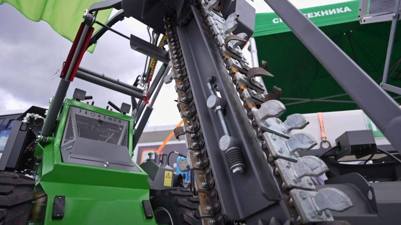 Разработчики из Татарстана предложили мини-погрузчики с 40 видами навесного оборудования