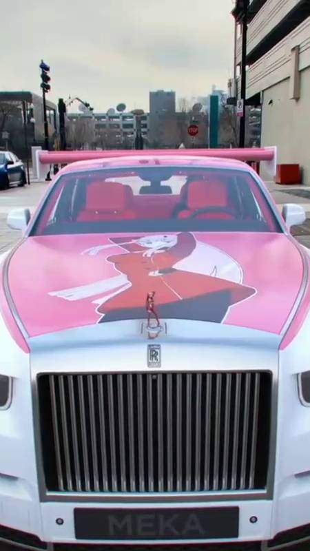Фанат аниме купил и прокачал Rolls-Royce