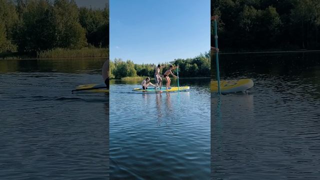 Лето, каникулы, друзья, солнце, вода и сапы - что ещё нужно для счастья? 😎☀️💦🏄🏄🏼♂️