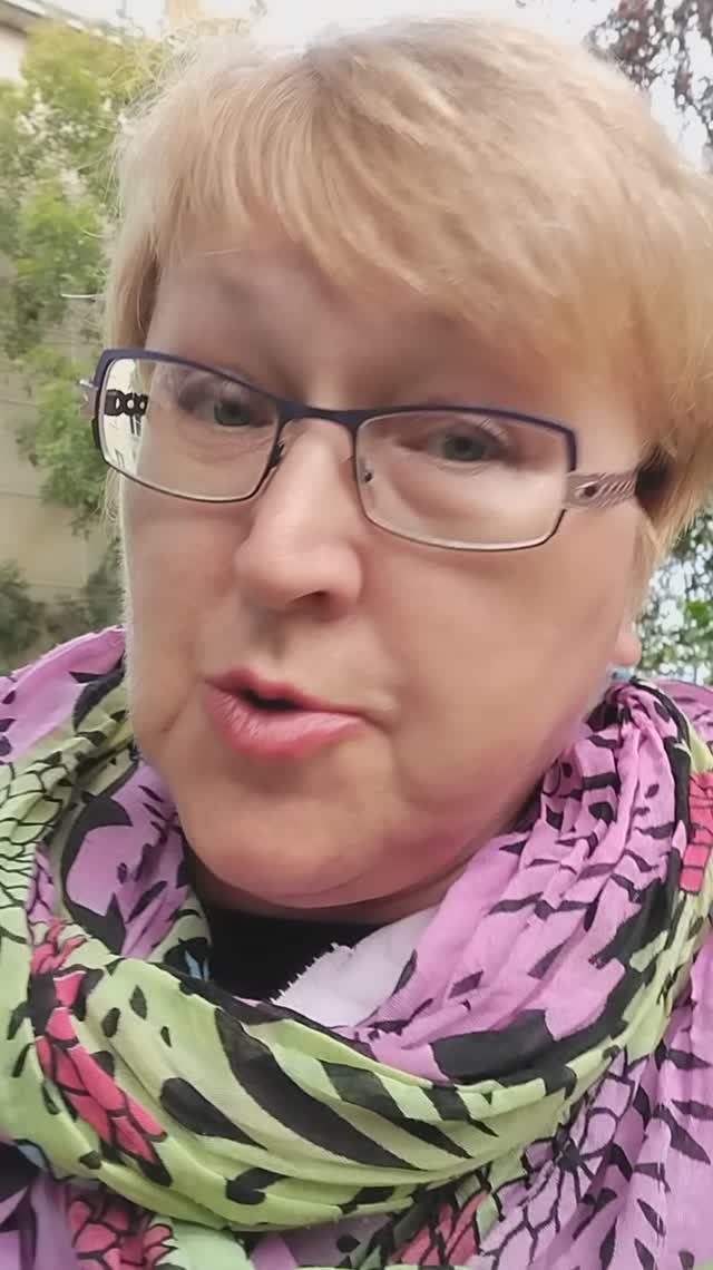 Не говори со мной по-русски!