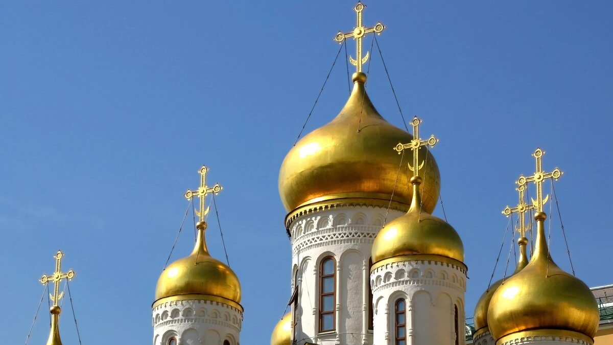 ВДРУГ АЛТАРЬ ОЗАРИЛСЯ ЯРКИМ СВЕТОМ И РАЗДАЛСЯ ГОЛОС..