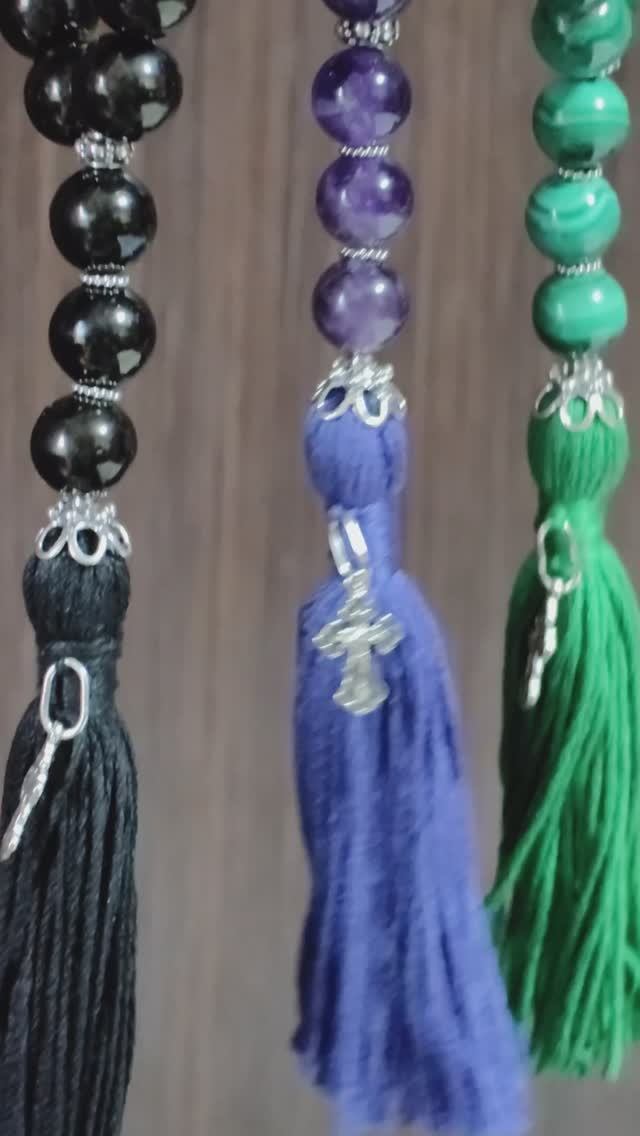 Четки из малахита, гагата, аметиста