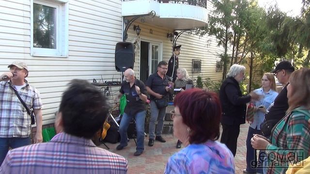 Сергей Колесниченко - Ходит песенка по кругу