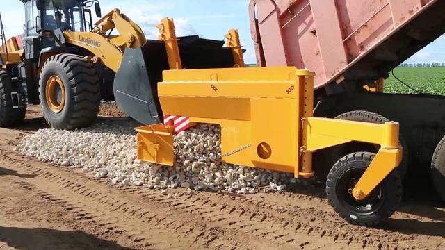 Распределитель материалов для отсыпки основания R600C-RU