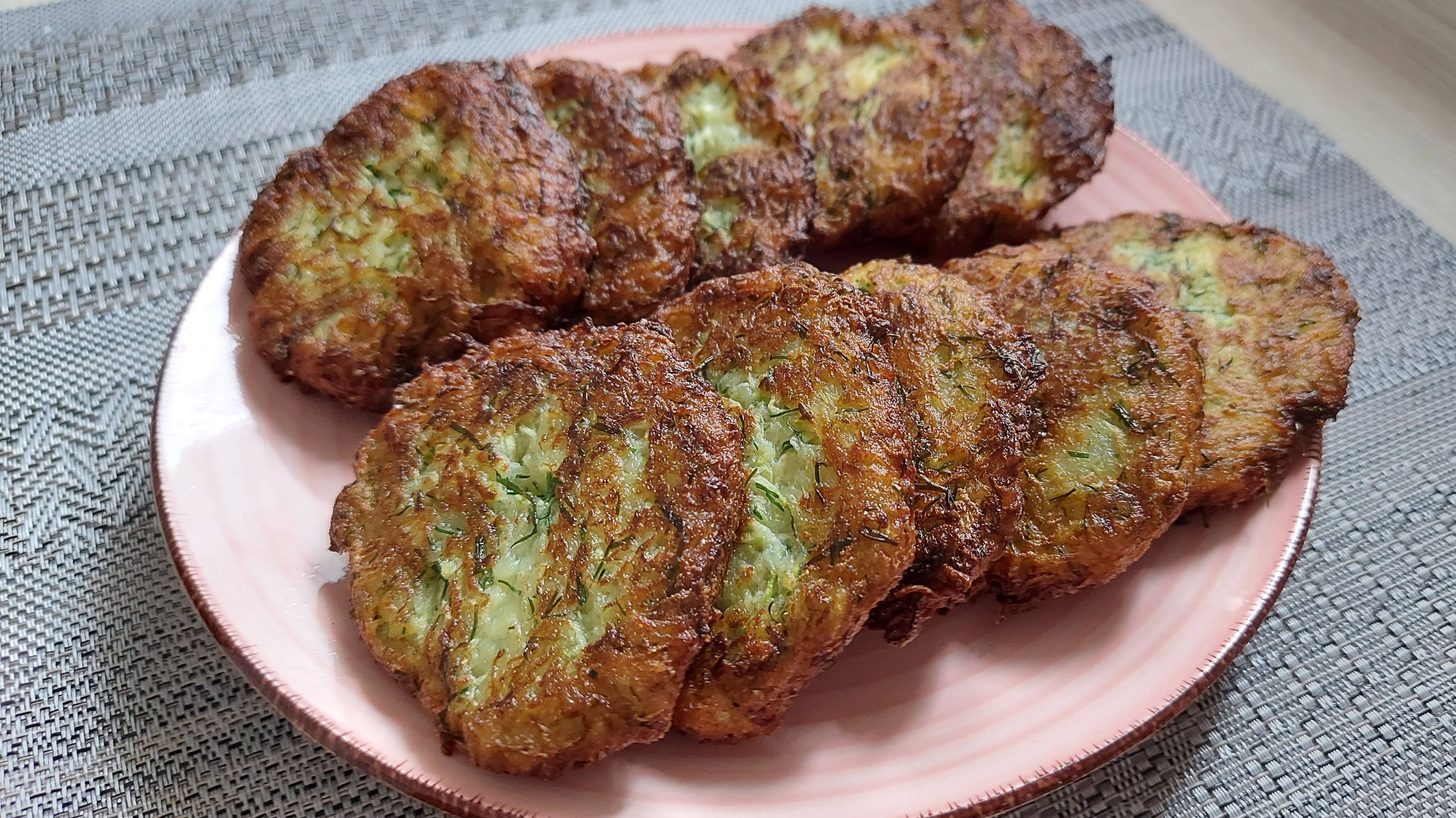 ДРАНИКИ С КАБАЧКАМИ И КАРТОФЕЛЕМ-ОЧЕНЬ ВКУСНЫЙ РЕЦЕПТ! ВКУCНЕЙШИЕ ДРАНИКИ ИЗ КАБАЧКА-ЛУЧШИЙ РЕЦЕПТ!