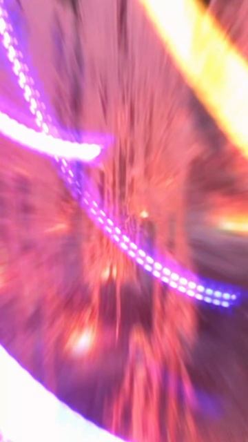 А тут столько всего интересного, что шортом не покажешь