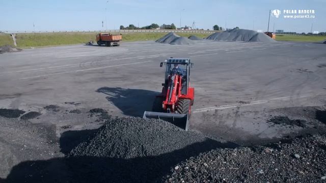 Обзор мини-погрузчика Polar Badger WL50T  полар баджер с телескопической стрелой