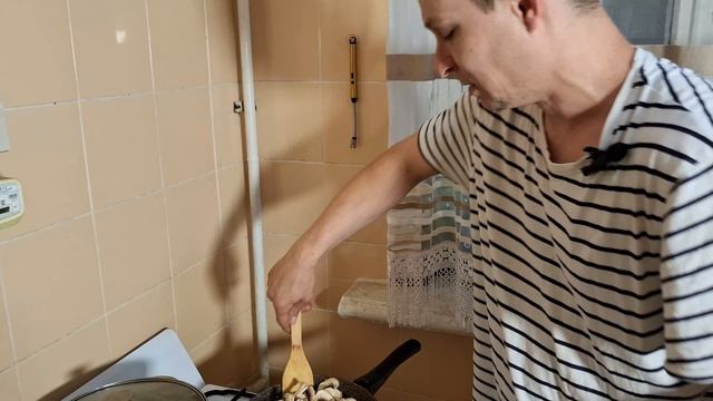 Готовим пасту с грибами и фаршем с Денчегом