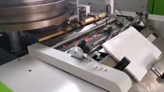 Много-кареточный КБС NeoBINDER с ПУР-клеевой секцией