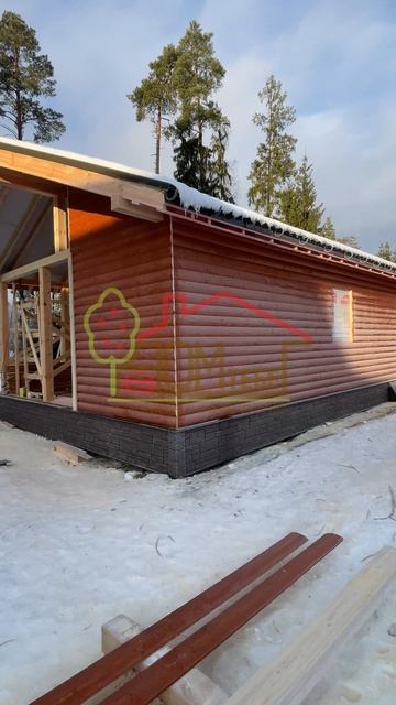 Внешняя отделка бани в процессе