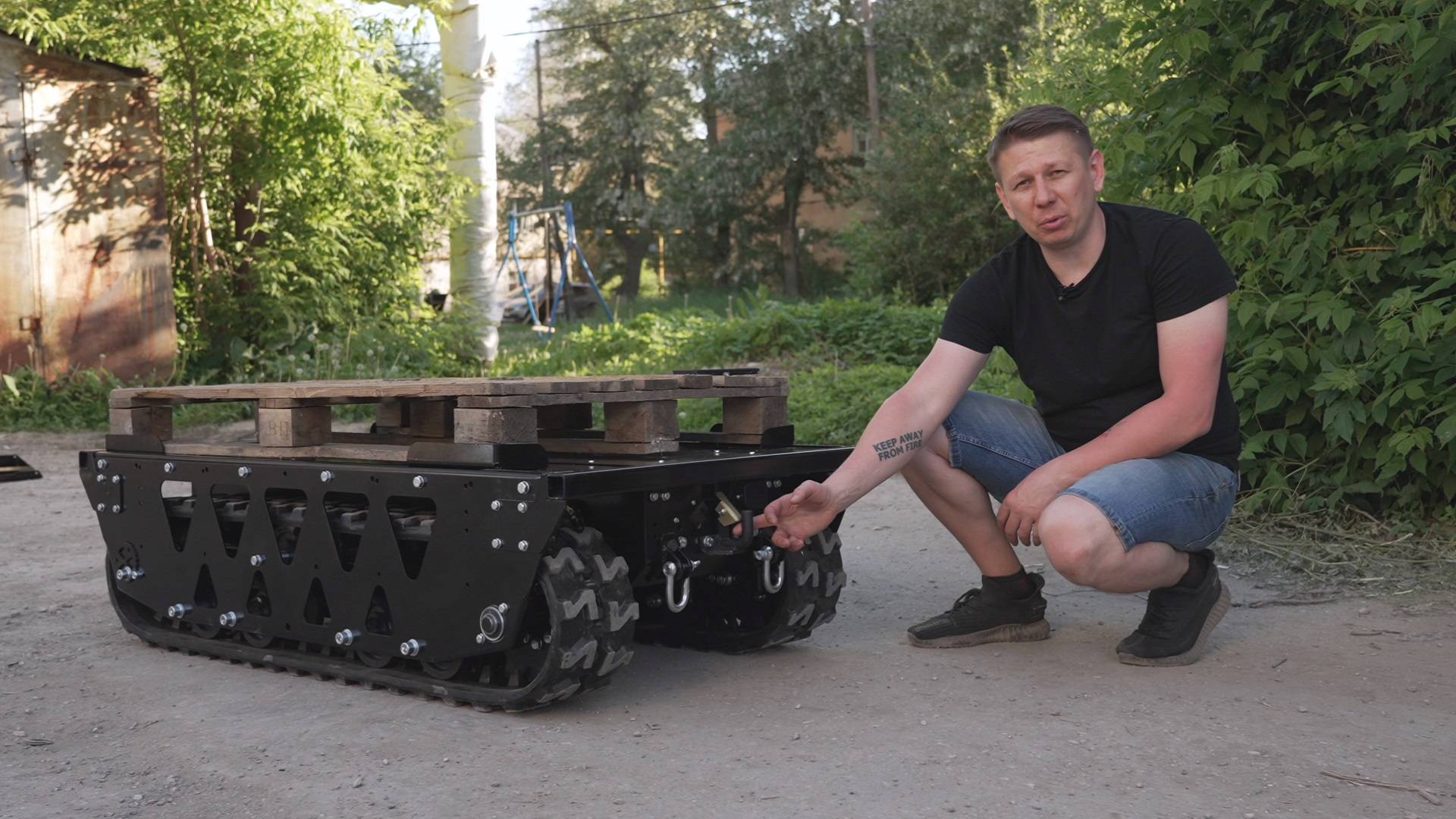 Гусеничная платформа для больших грузов Е18М