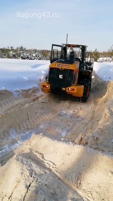 LiuGong 856H Agri на уборке снега.  Liugon43.ru. Люгонг 856Н Агри