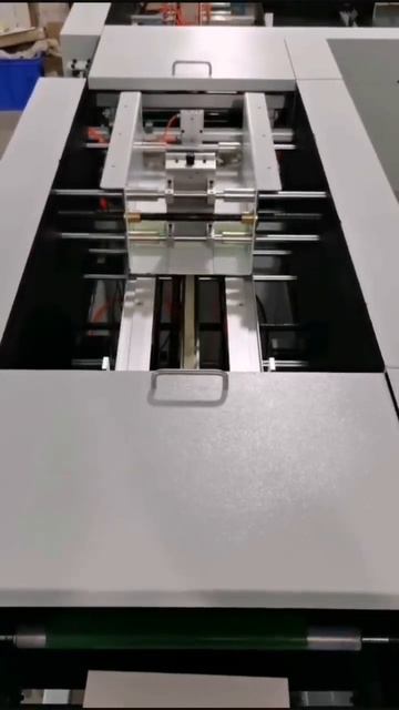 Автоматическая книговставочная машина DigiCaseIN: видео работы