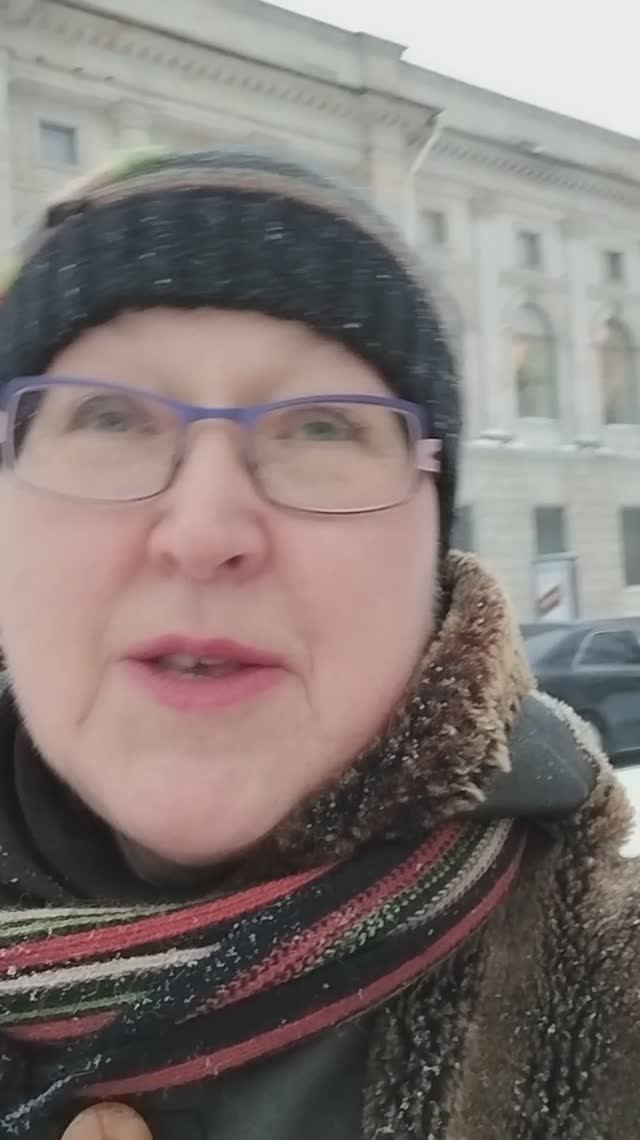 Не гневайся, боярыня, не признала сразу