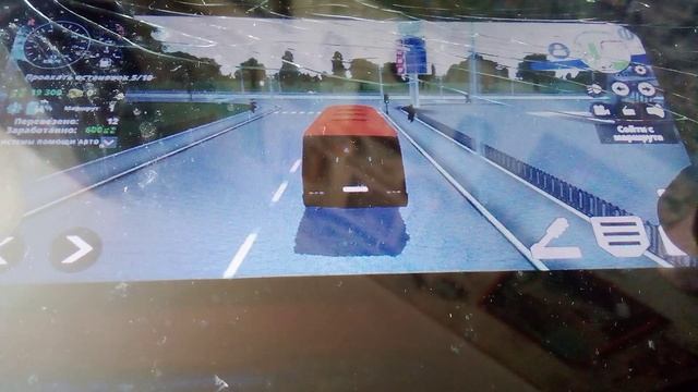 Красный автобус Пазик перевозит людей в городе Иваново. Нашёл интересный симулятор автобуса.