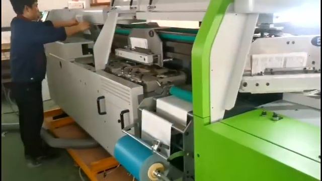 5-зажимный клеевой термобиндер NeoBINDER - работа с обложкой