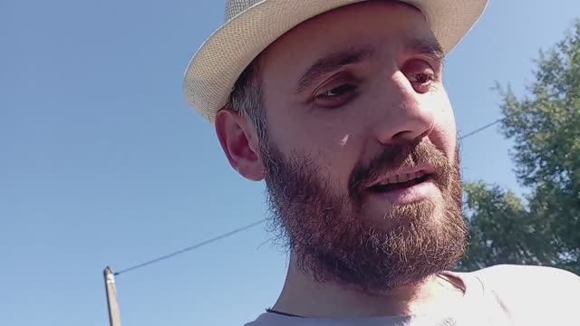 Подкопы уличных собак под забором!