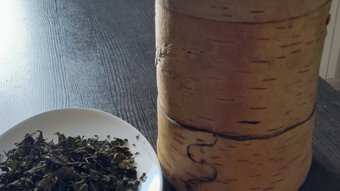 20250709_123620_001 Заготавливаю иван-чай. Второй этап – сушка