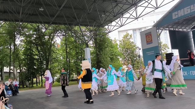 Татарский обрядовый танец в честь Сабантуя