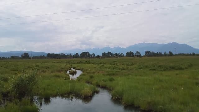 Тункинская долина-горы, восточная Сибирь