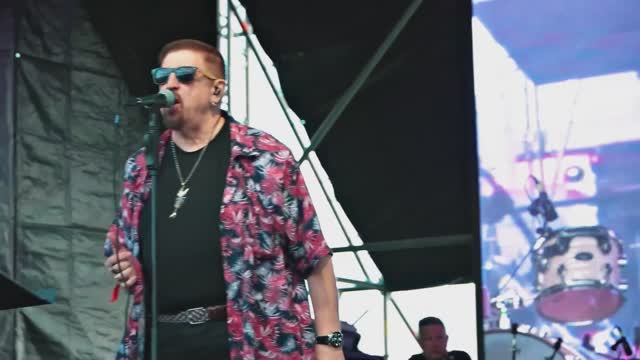 Улыбаются Трамваи - Поедем к морю