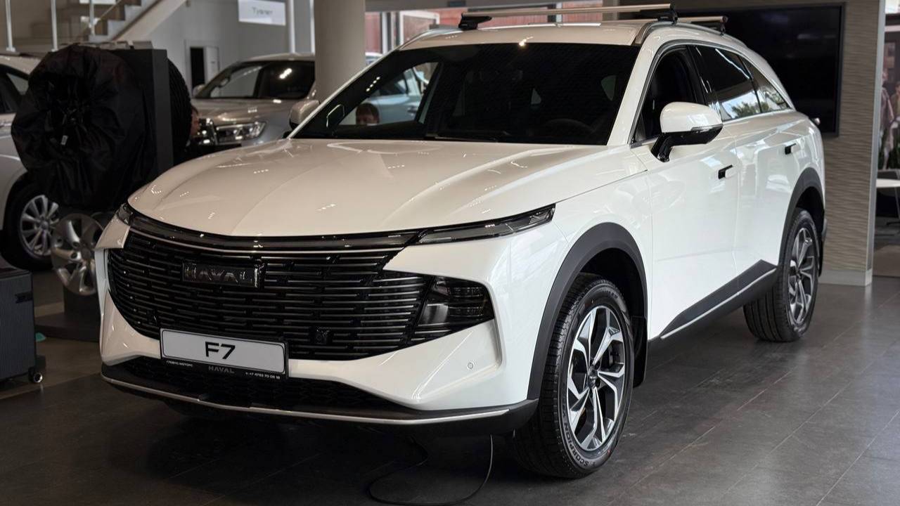 HAVAL F7  Premium белый салон черный 4WD