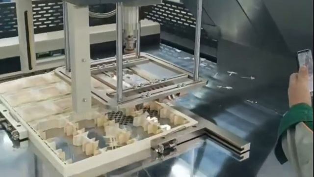 RotoLINE-1080 автомат разделения заготовок и удаления облоя (бланкирования) - без поворота головки 1