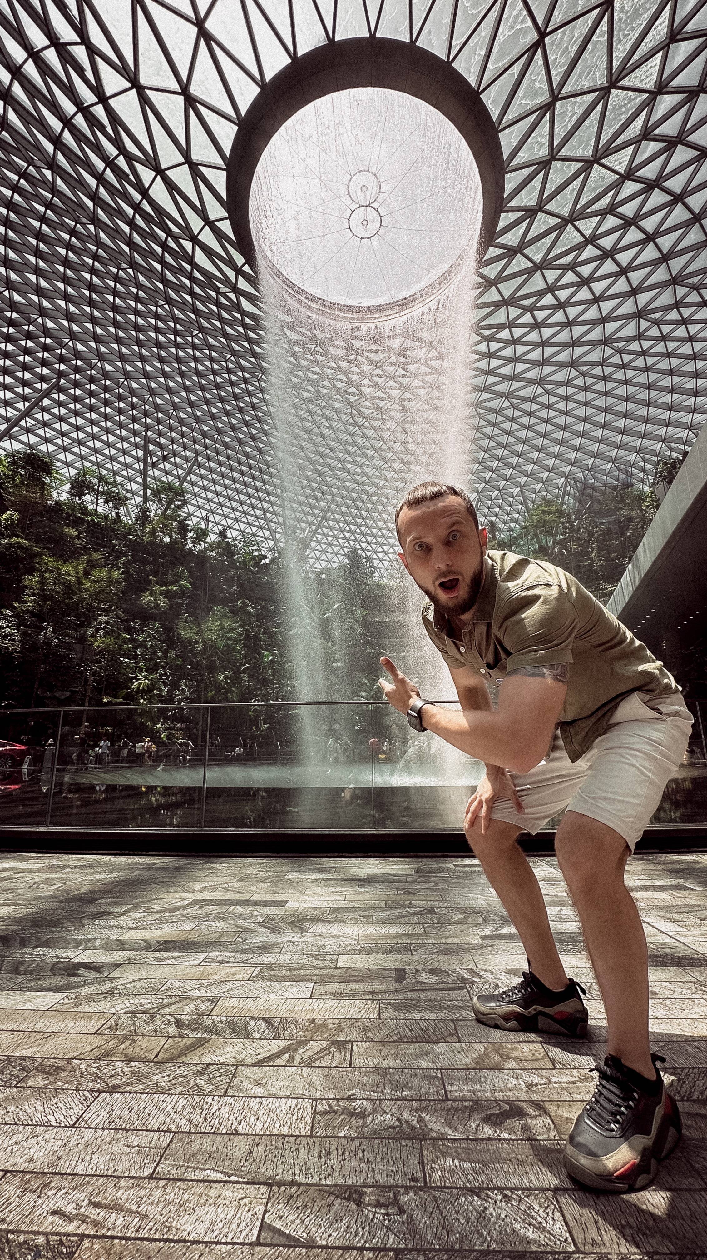 Сингапур без слов: водопад, булочки и дзен у метро