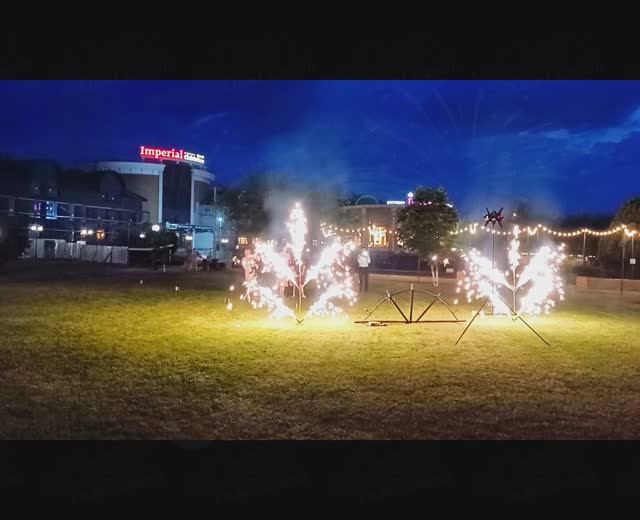 Дорожка 6шт. 4м. + полусолнце 5шт. 3м. + вертушка 6шт. 3м. + ёлочки 2шт.: 5 фонтанов 2м.