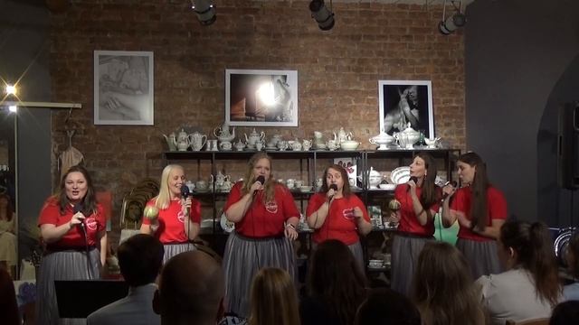 la cucaracha. A Cappella band The Girlfriends cover