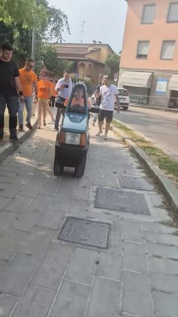 Самая узкая машина в мире