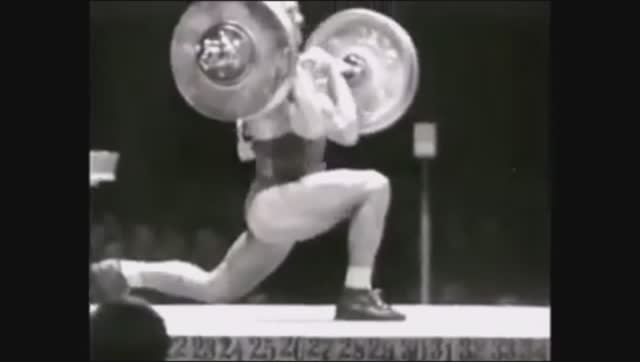 1961 г. В. Башановский толкает 160,0 кг