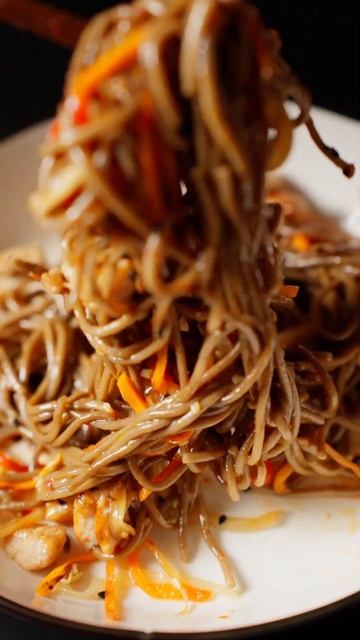 Что будет, если шрирачу смешать с майонезом? | "Вкусы Азии" в Слате