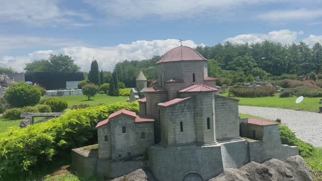 Увидеть всю Грузию за один час. Парк миниатюр. Почувствуй себя великаном.