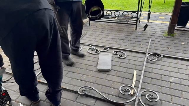 Сварной забор опора для гороха