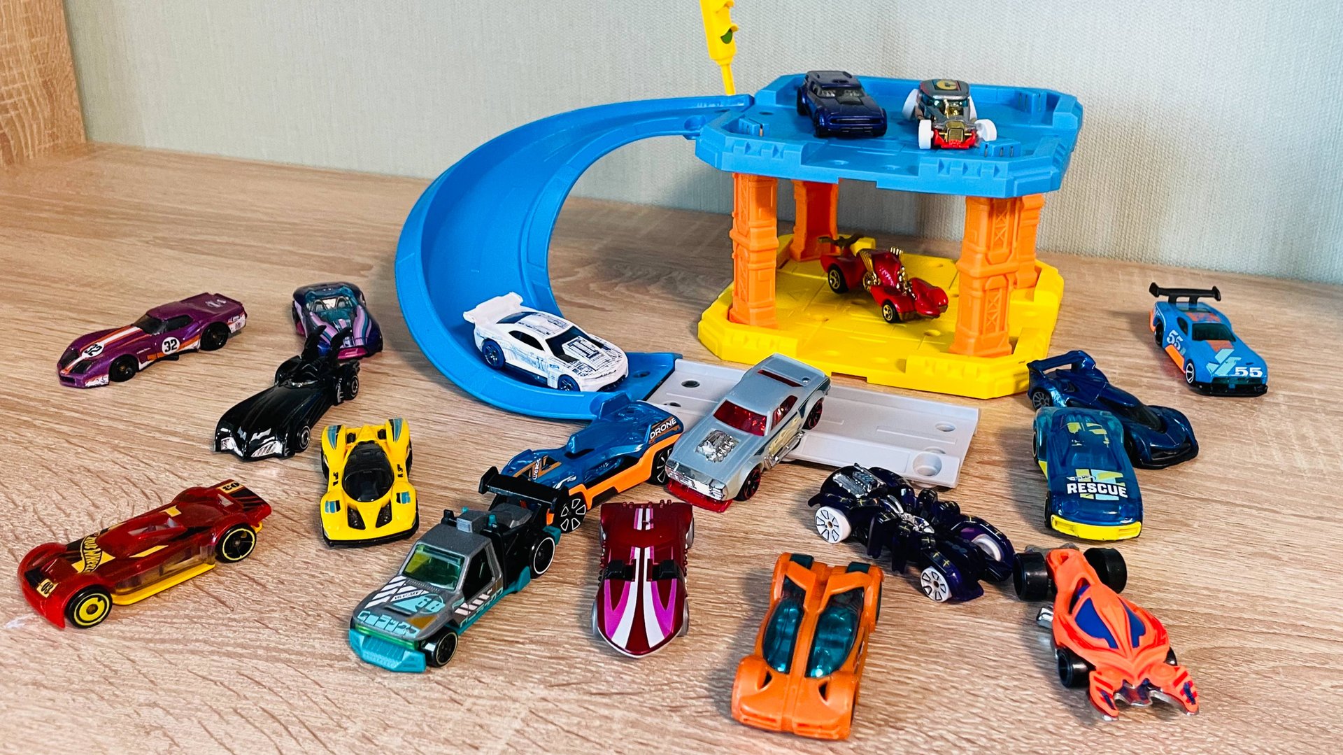 Машинки Хот Вилс. Кто быстрей? 2 часть