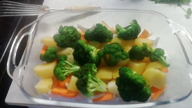 Первая брокколи- конечно в духовочку!