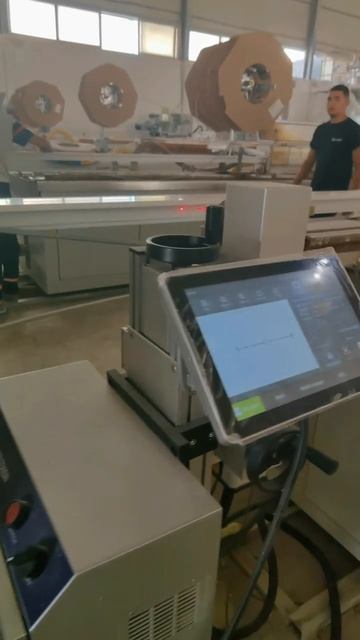 Лазерный маркировщик JARI для ПВХ оконного профиля. Нанесение QR кода