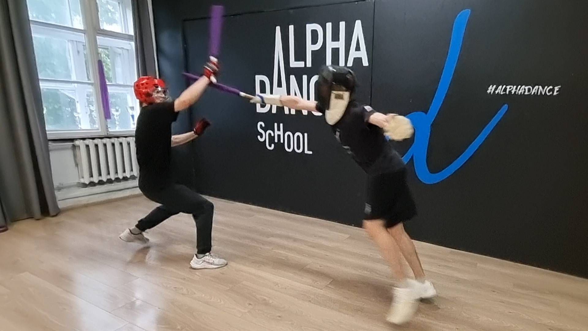 Спарринг на коротких плоских японских мечах чанбара кодати в школе кендзюцу Katana Club