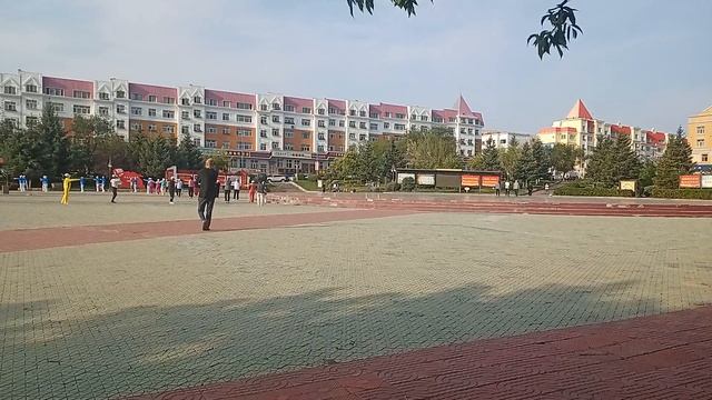 Танцы на площади утром, Китай, Манчжурия 2024