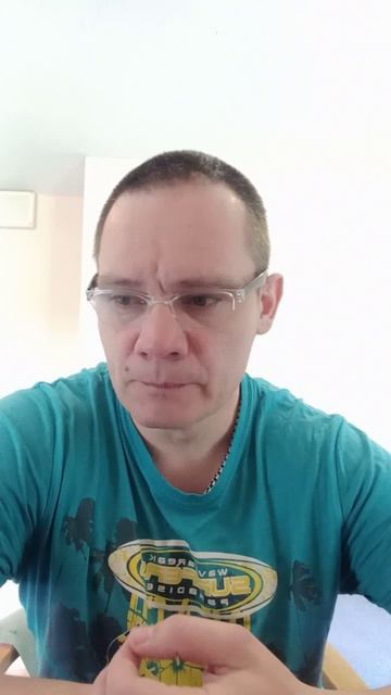 Секрет счастья - любить то, что имеем, а не иметь то, что любим.