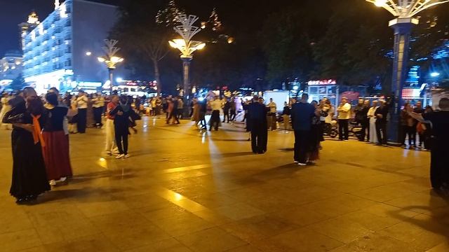 Бэйху вечерние танцы на набережной , Китай, Манчжурия 2024