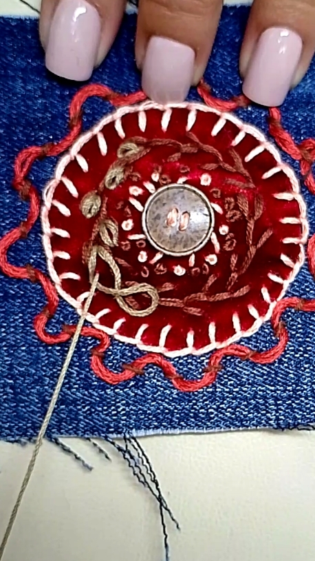 🪡Вышивка простыми стежками - это тоже искусство... #shorts #patchwork #slowstitching #вышивка